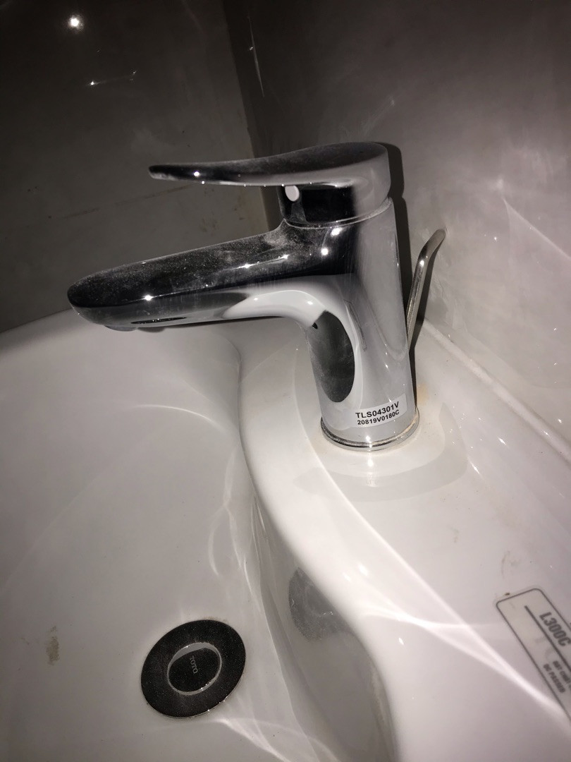 Vòi chậu lavabo nóng lạnh LF TOTO TLS04301V