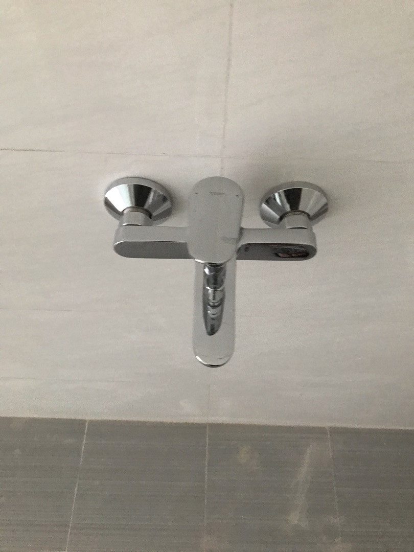 Củ sen tắm TOTO TBS04302V - Siêu bền - Ưu đãi cực tốt tại HITA