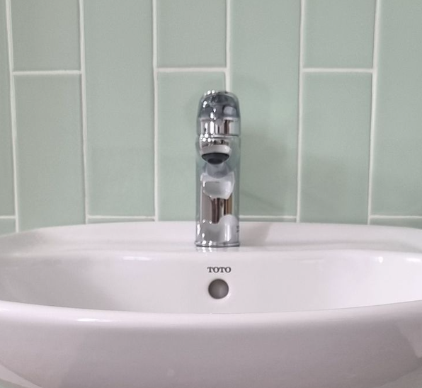 Vòi lavabo nóng lạnh LF TOTO TLS04301V
