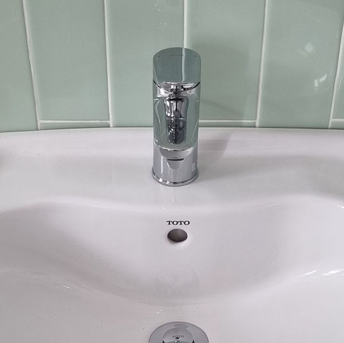 Vòi lavabo nóng lạnh LF TOTO TLS04301V