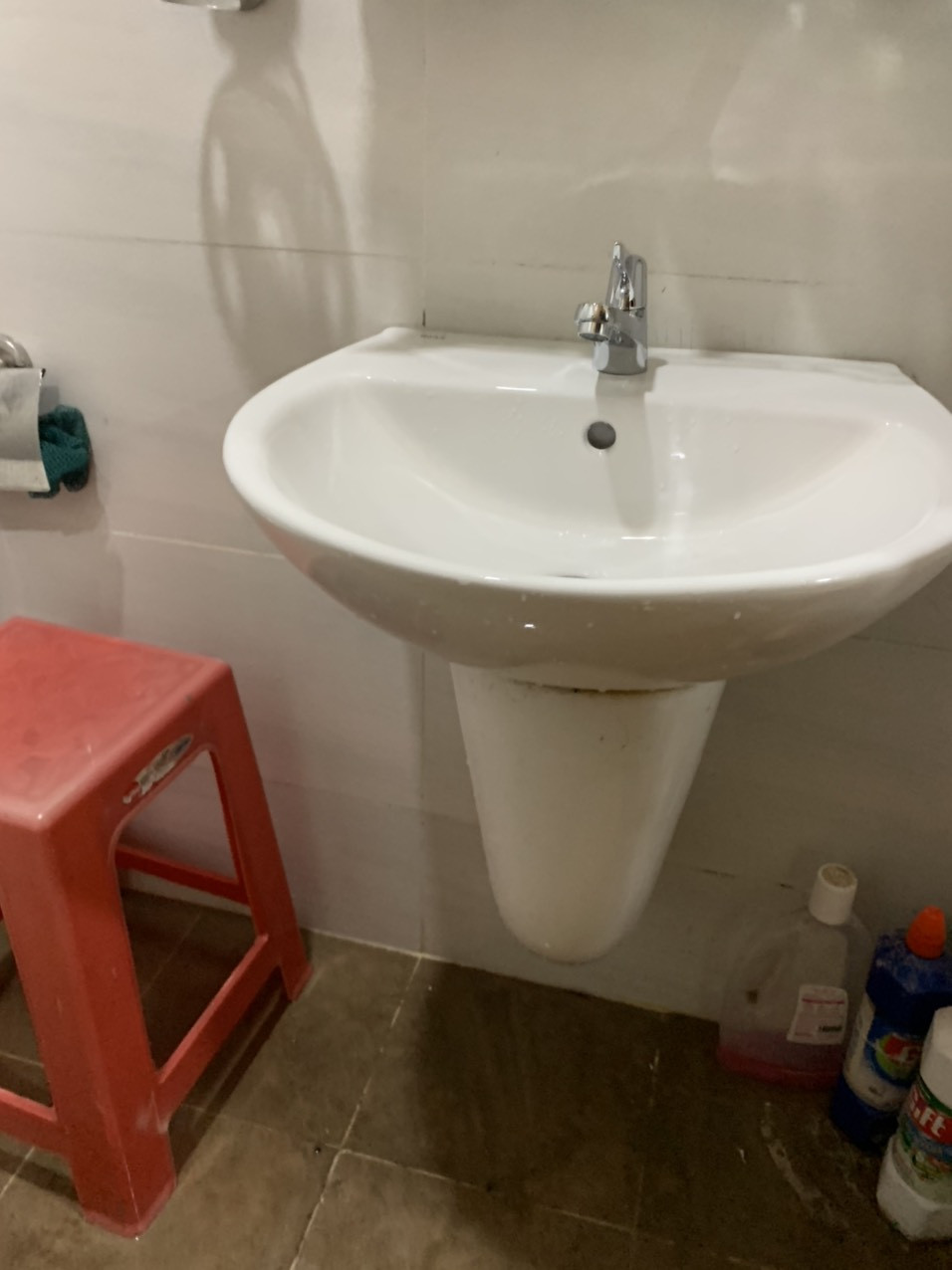 Chậu rửa lavabo treo tường INAX L-285V (L285V) (L-285VFC)