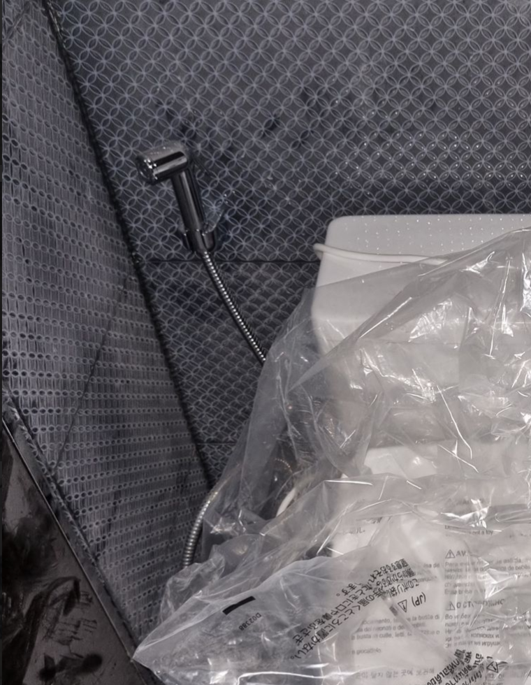 Vòi xịt vệ sinh TOTO TVCF201 nhựa mạ crom