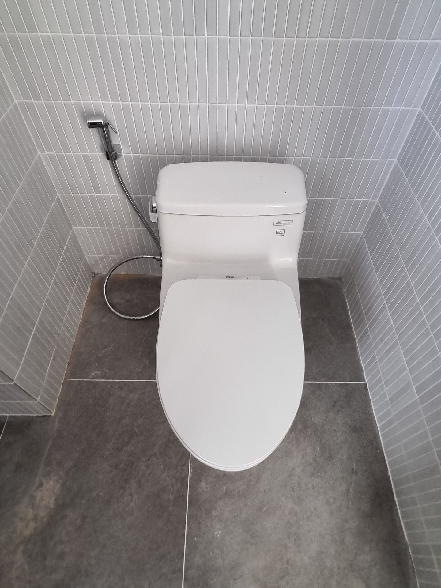 Vòi xịt vệ sinh TOTO TVCF201 nhựa mạ crom