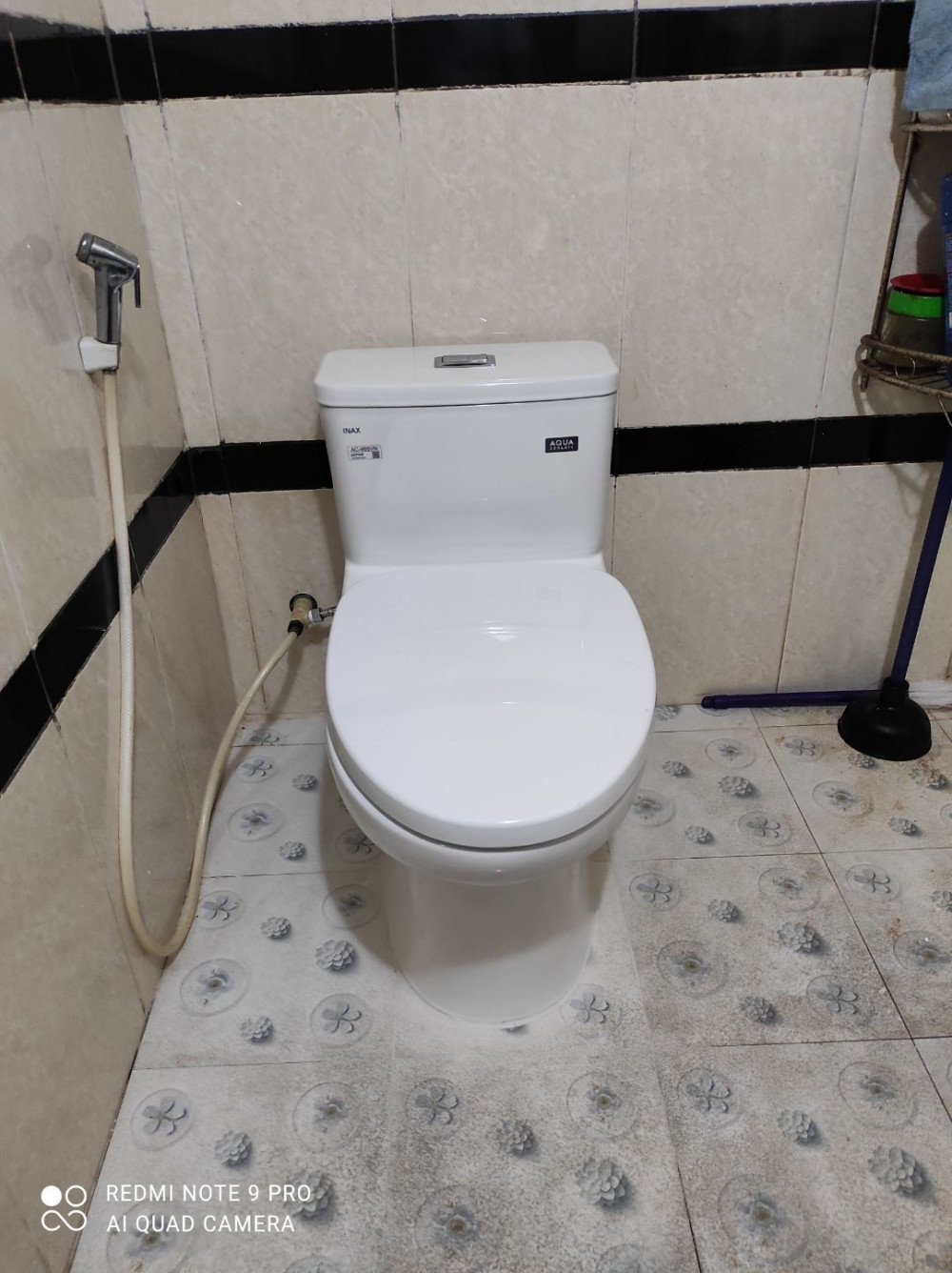 Bồn cầu INAX AC-969VN 1 khối công nghệ Aqua Ceramic