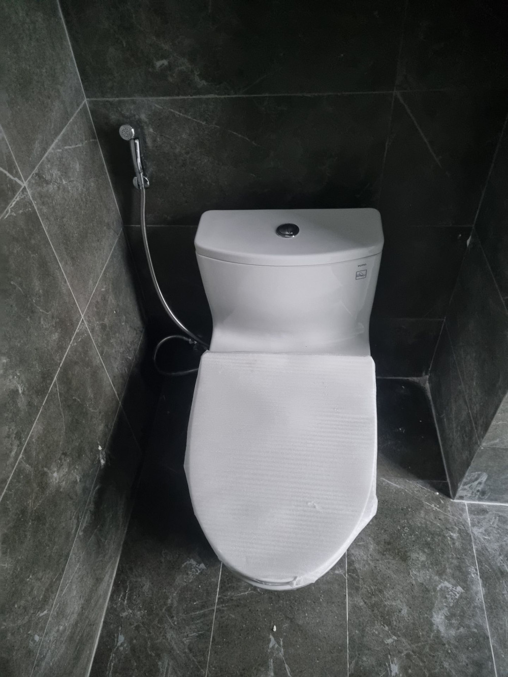 Bồn cầu TOTO MS885DT8 1 khối men sứ chống bẩn, tiết kiệm nước