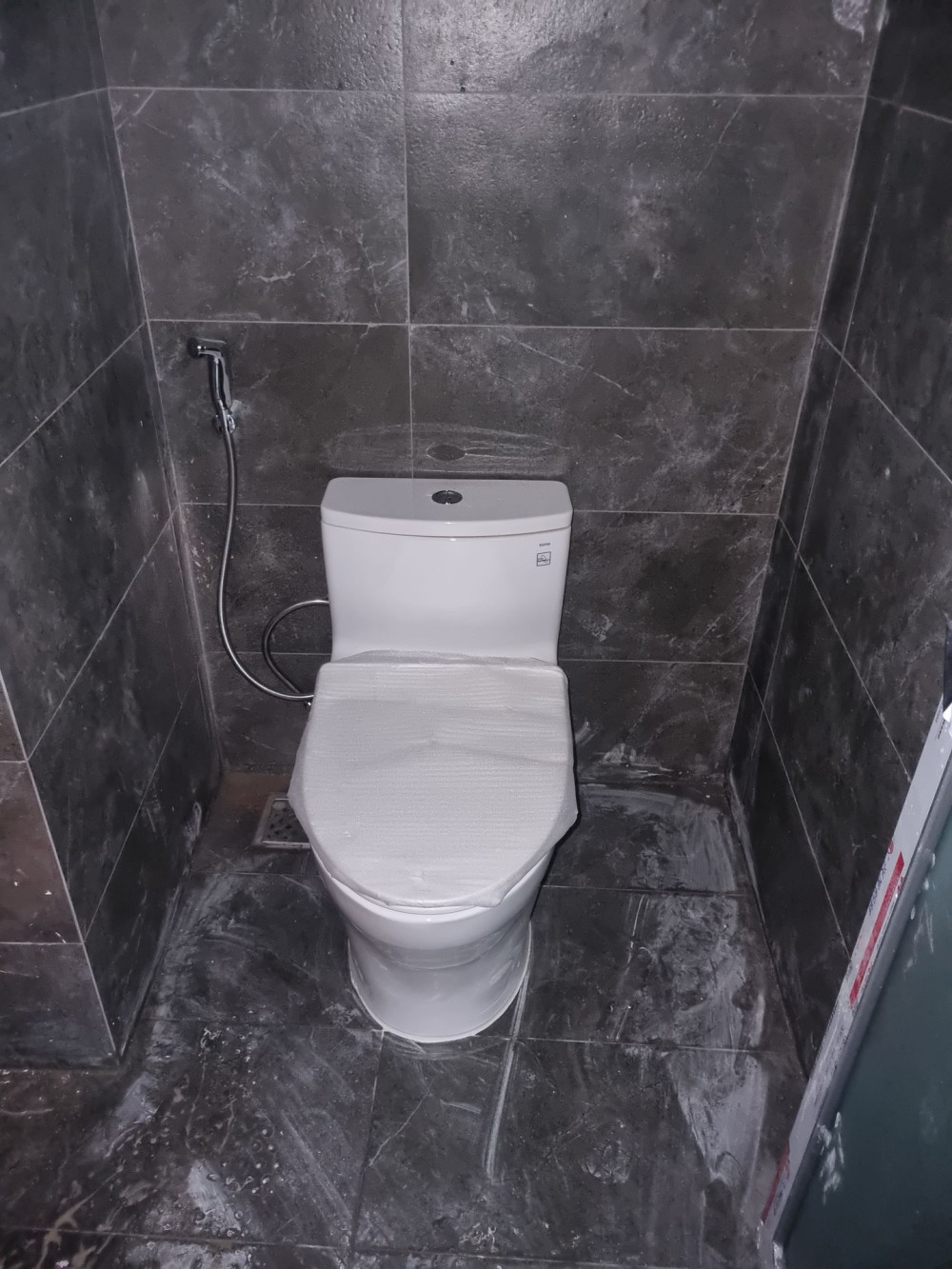 Bồn cầu TOTO MS885DT8 1 khối men sứ chống bẩn, tiết kiệm nước