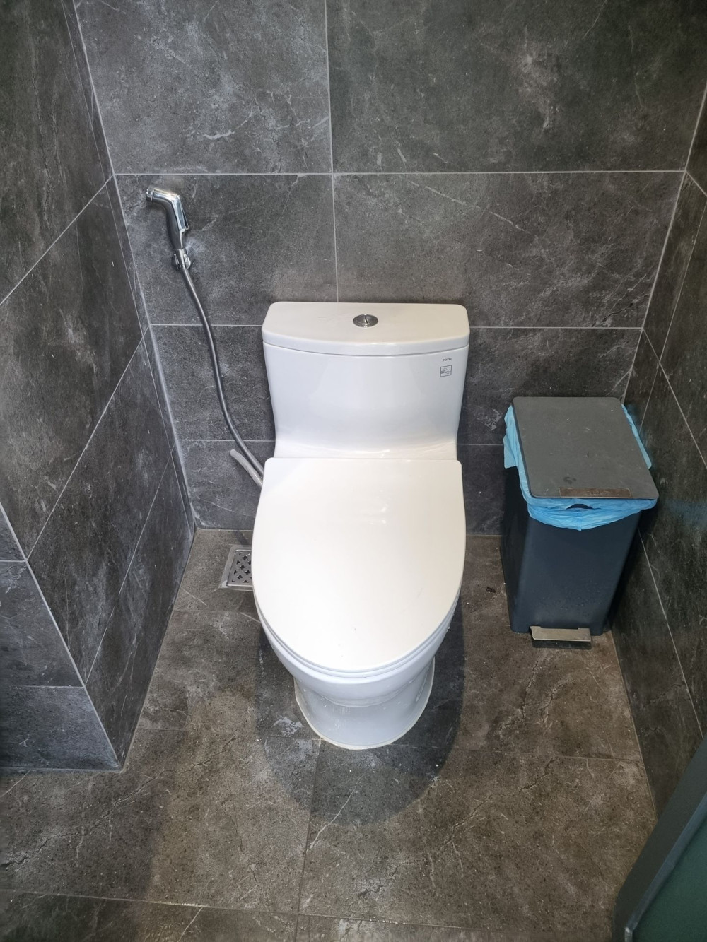 Bồn cầu TOTO MS885DT8 1 khối men sứ chống bẩn, tiết kiệm nước