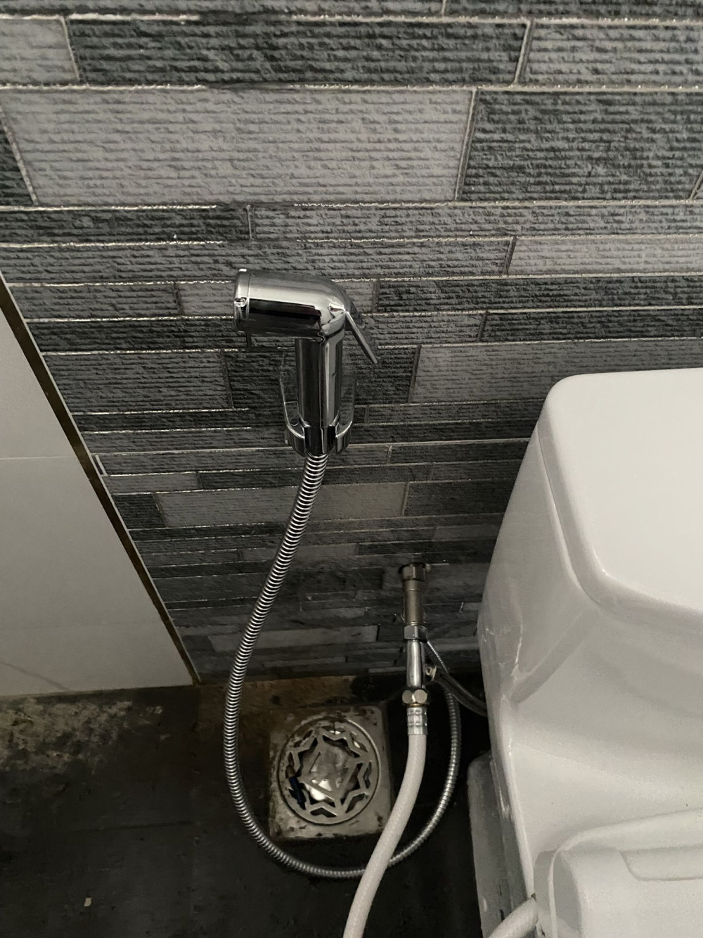 Vòi xịt vệ sinh TOTO TVCF201 mạ crom - Chính hãng tại HITA