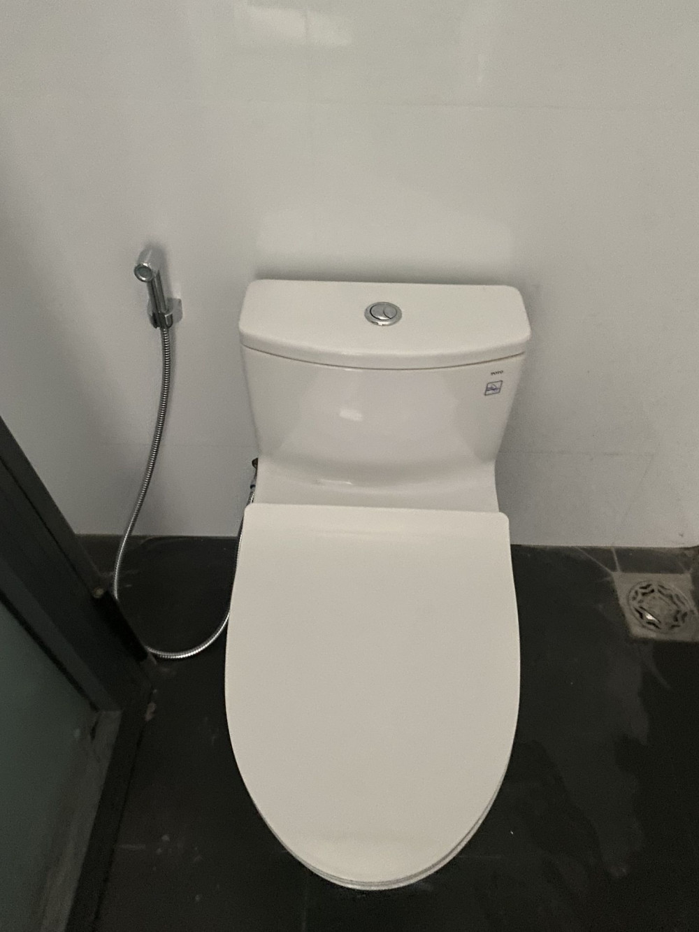 Bồn cầu TOTO MS885DT8 1 khối men sứ chống bẩn, tiết kiệm nước