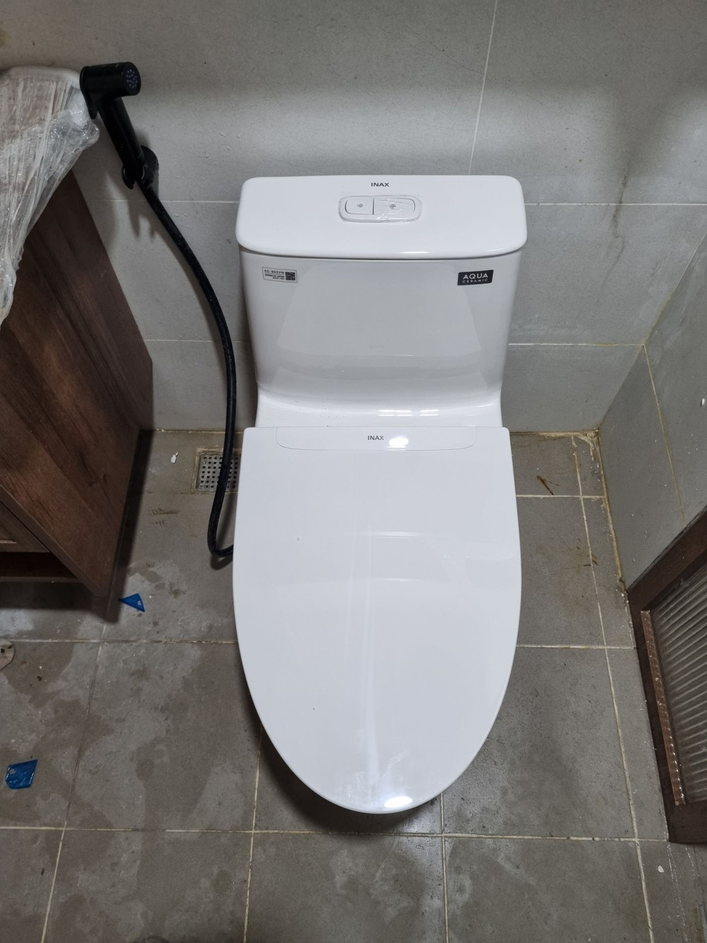 Bồn cầu INAX 1 khối AC-902VN (AC902VN) nắp đóng êm