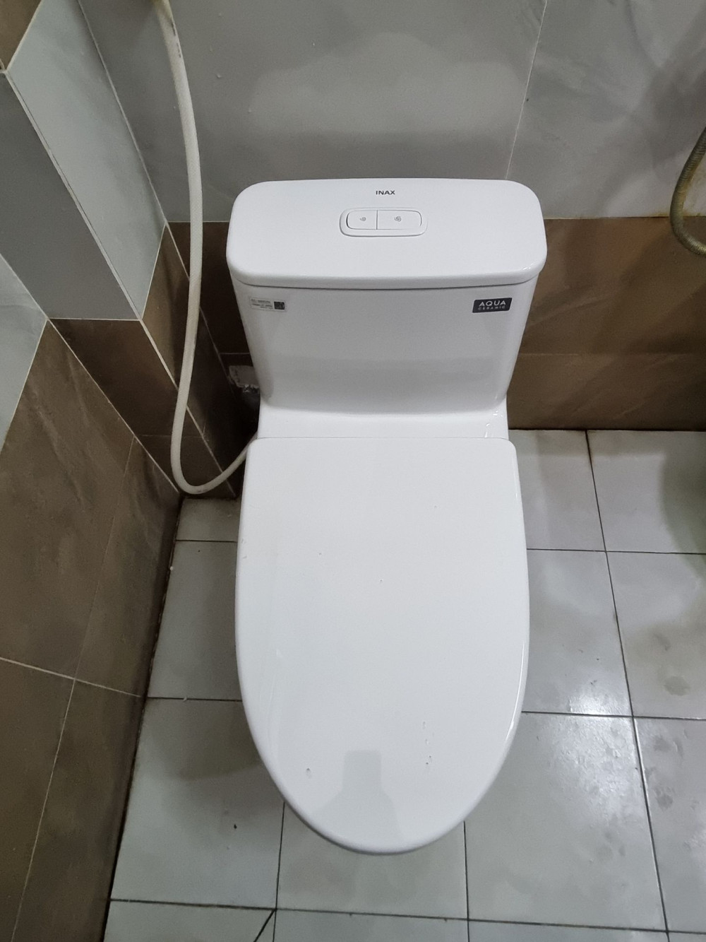 Bồn cầu 1 khối INAX AC-989VN/BW1 mẫu mới, khuyến mãi giá tốt