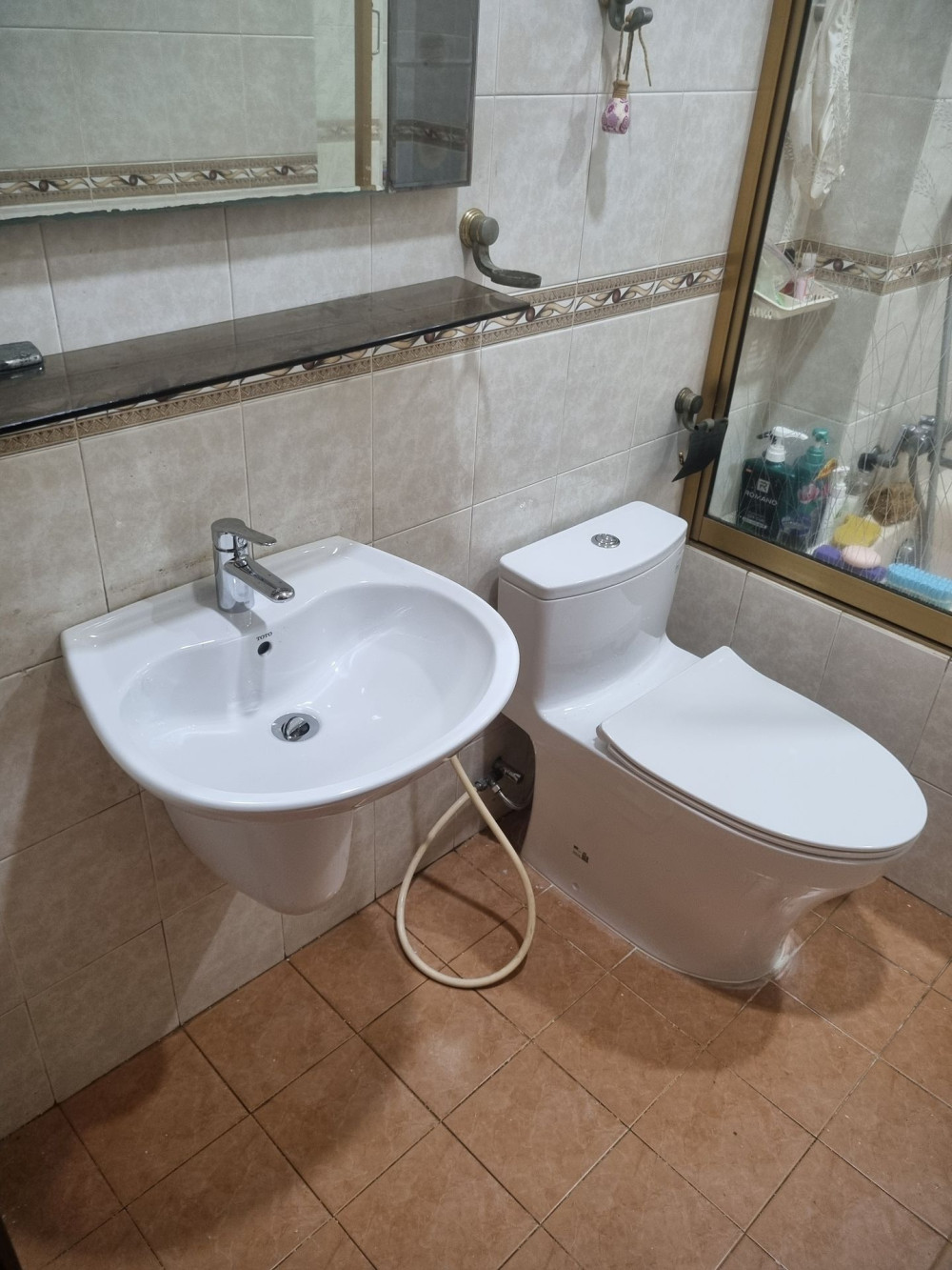 Bồn cầu 1 khối TOTO MS885DT8 nắp đóng êm TC600VS