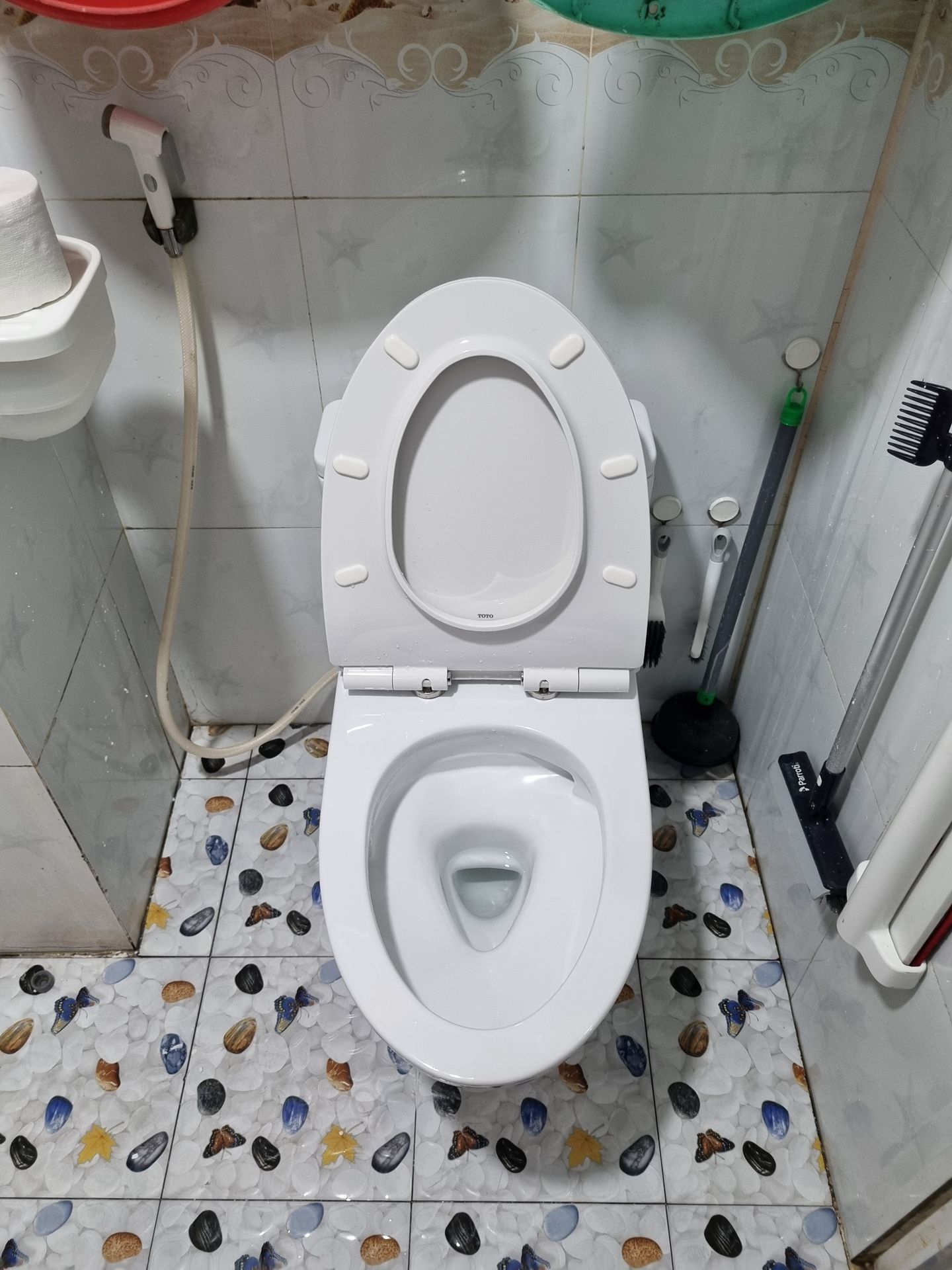 Bồn cầu 1 khối TOTO MS885DT8 nắp đóng êm TC600VS